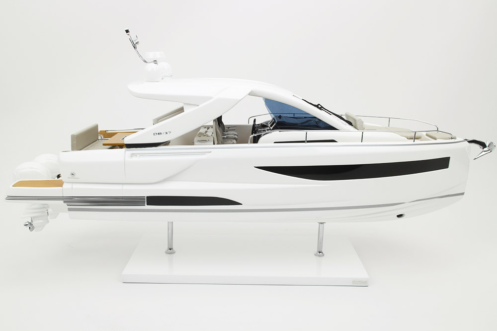 Maquette officielle JEANNEAU DB 37 OUT - Kiade Maquettes