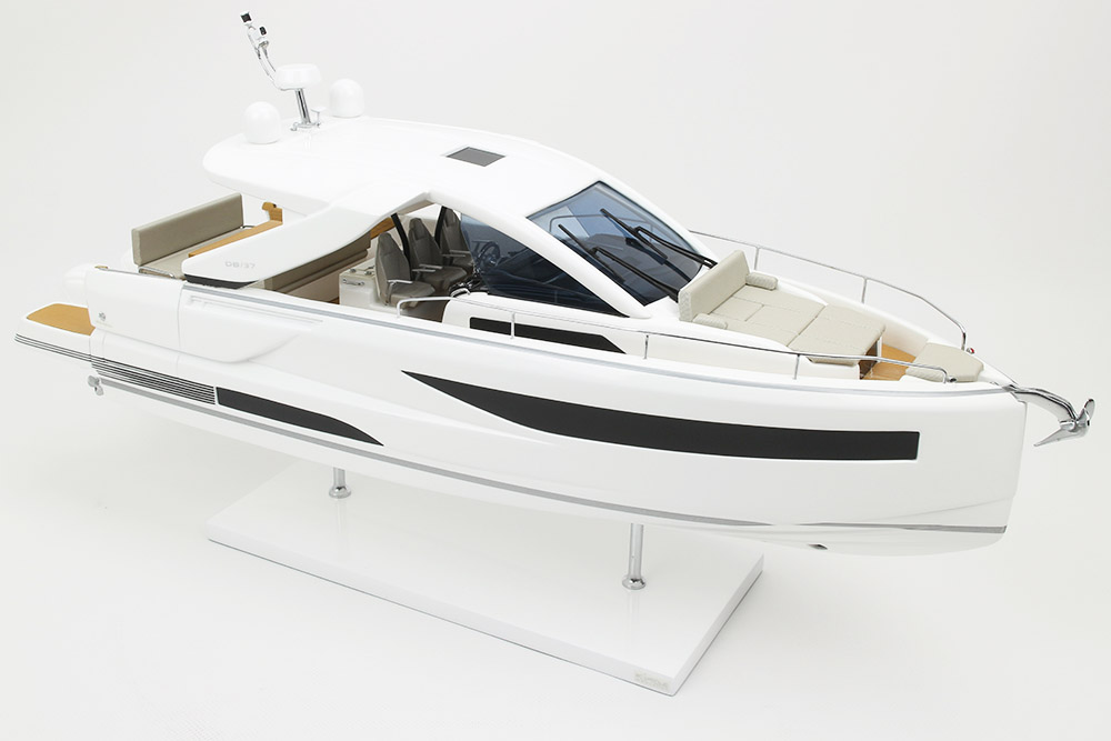 Maquette officielle JEANNEAU DB 37 OUT - Kiade Maquettes
