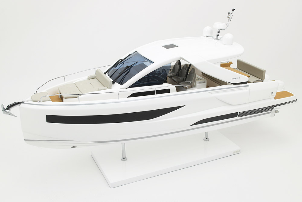 Maquette officielle JEANNEAU DB 37 OUT - Kiade Maquettes