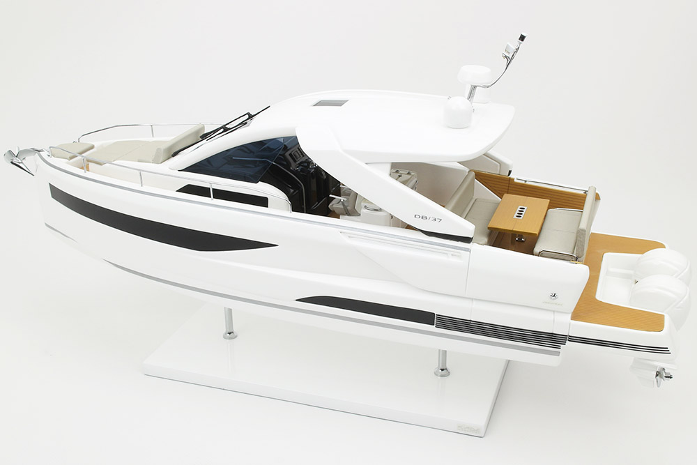 Maquette officielle JEANNEAU DB 37 OUT - Kiade Maquettes
