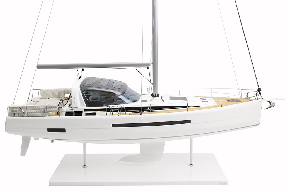 Official Jeanneau Yacht 55 model
